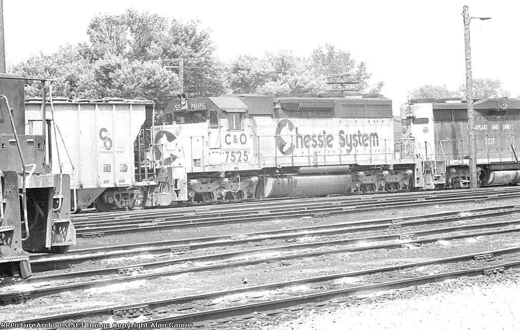 C&O SD-40 7525